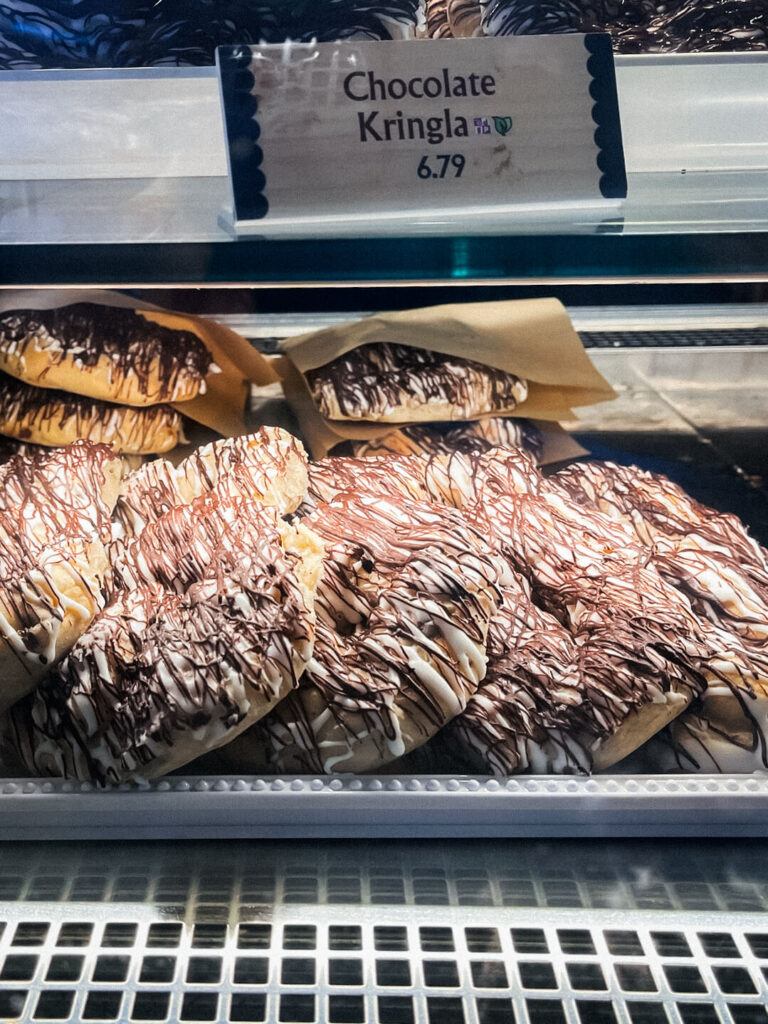 The DVC Member’s Guide to Moonlight Magic at EPCOT - Wander & Wilde